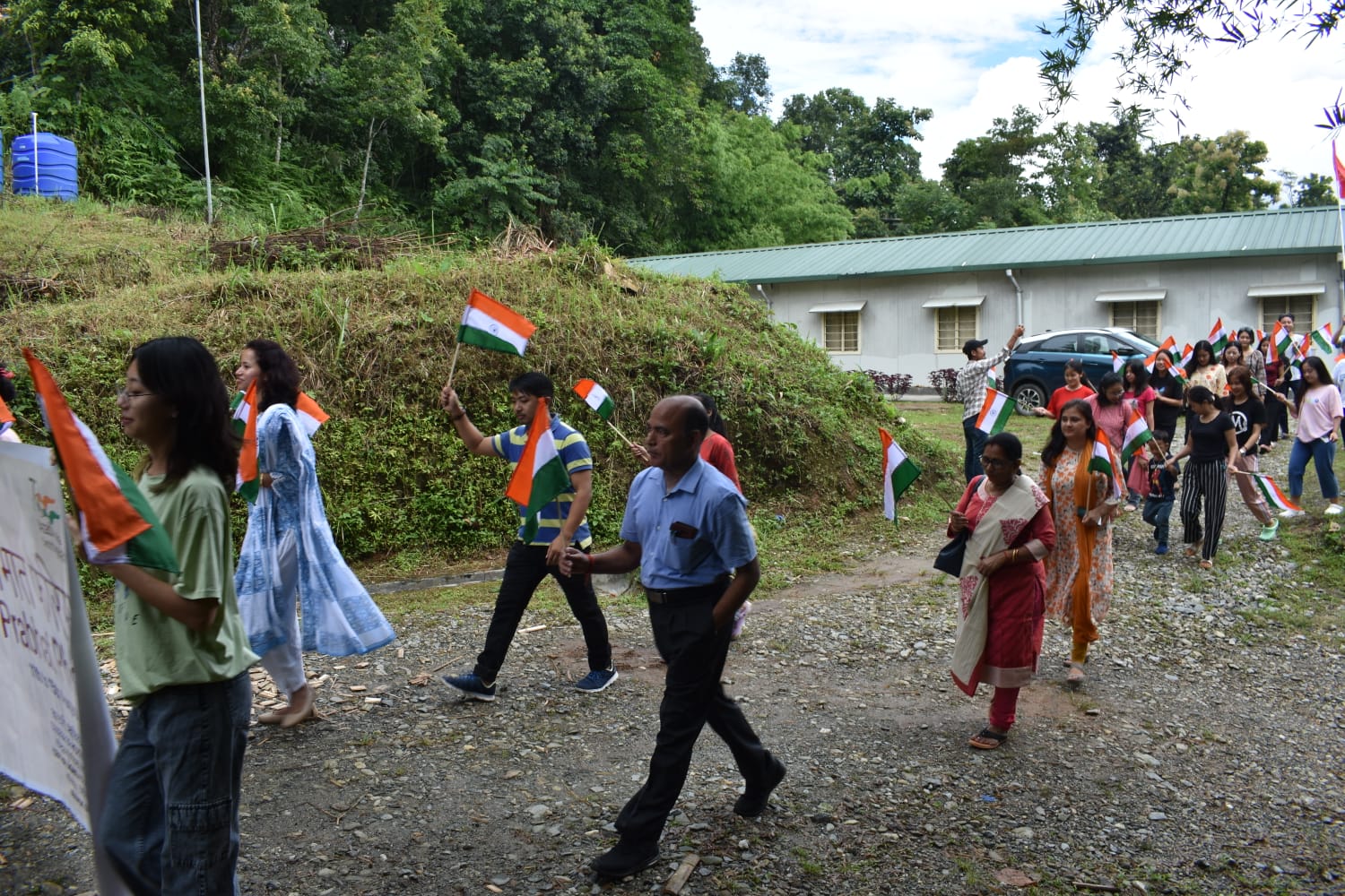 Distribution of National flag to Nearby houses of College of ...